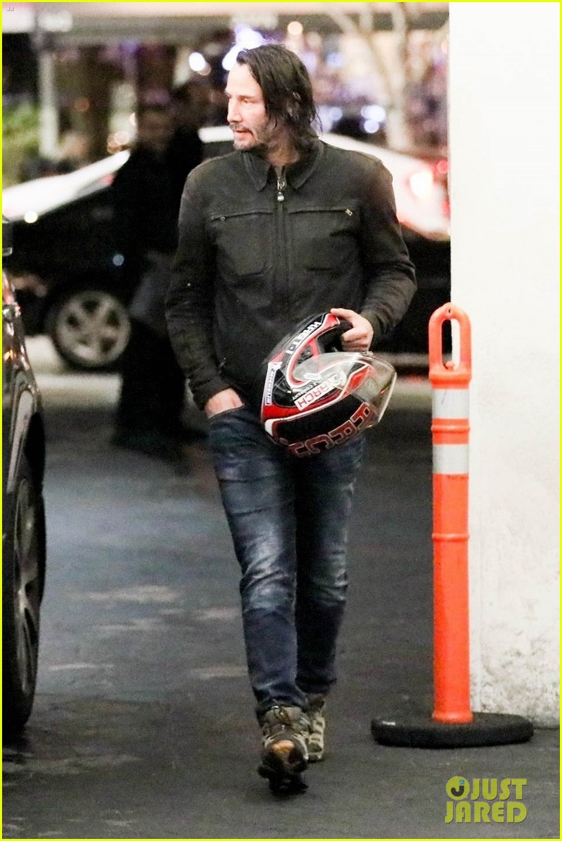 Keanu Reeves Arrives to Lunch on a Motorcycle in Beverly Hills: Photo ...