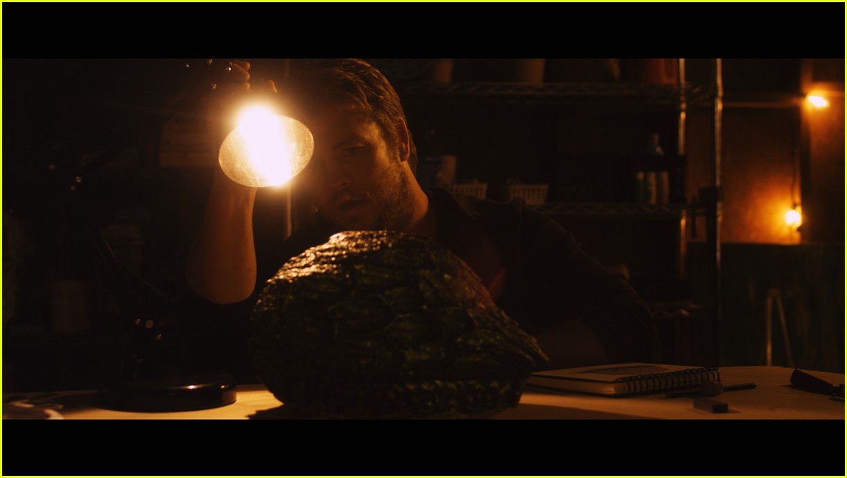 Luke Hemsworth's Alien Movie 'Encounter' Drops a New Trailer: Photo ...