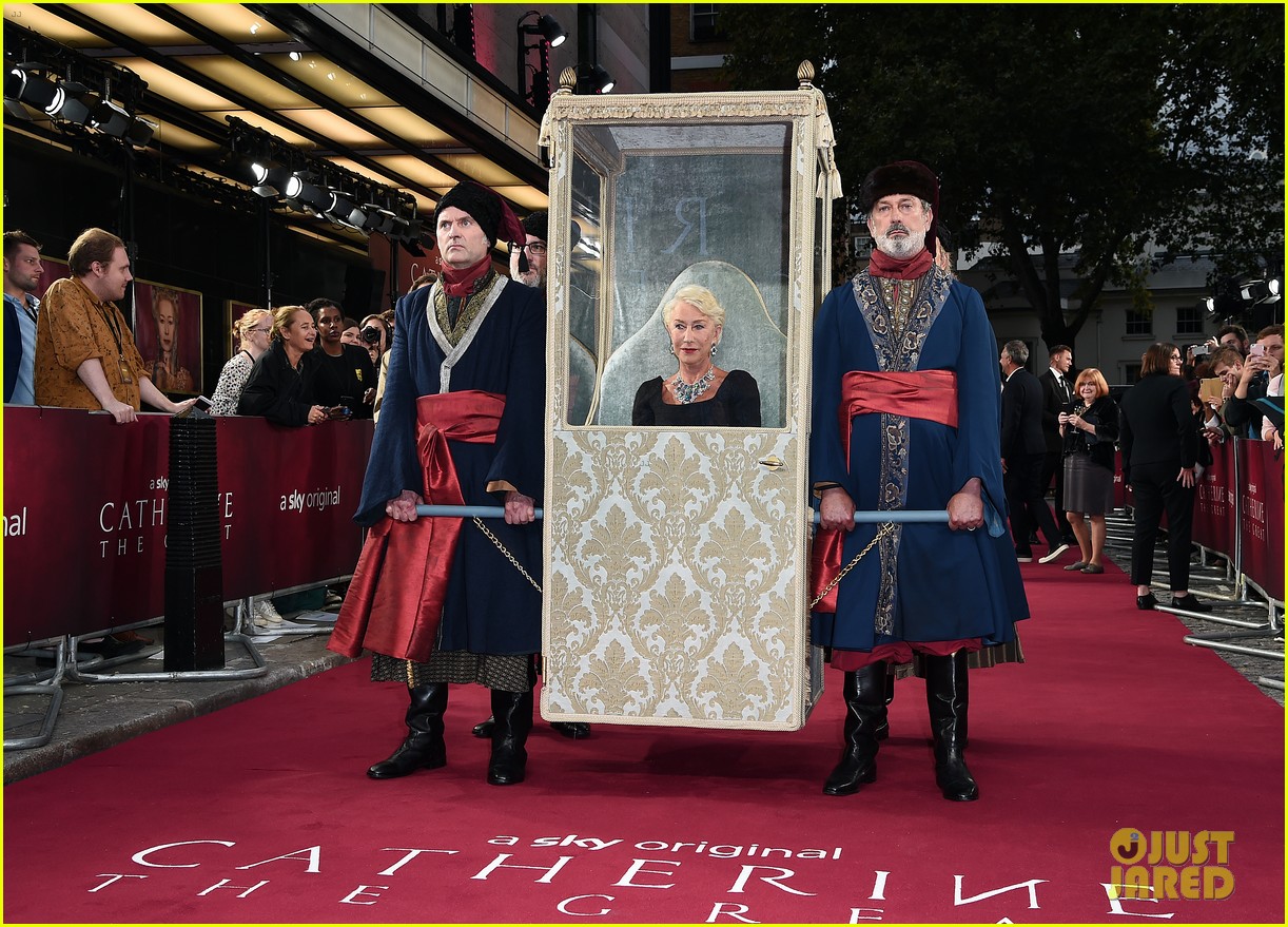 Helen Mirren Gets Carried In On a Cart for 'Catherine the Great ...