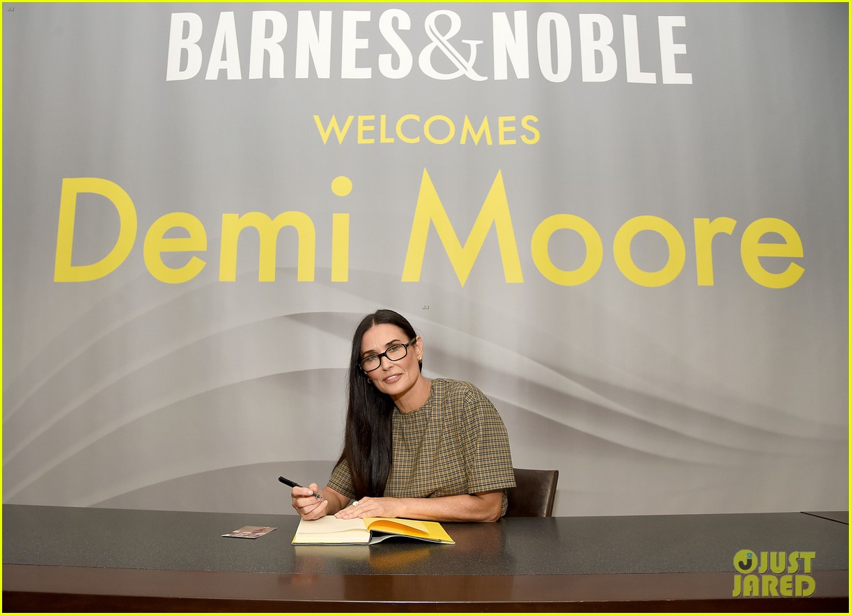 Demi Moore Tells Jimmy Fallon Writing Her Memoir Wasn't 'An Easy Thing ...