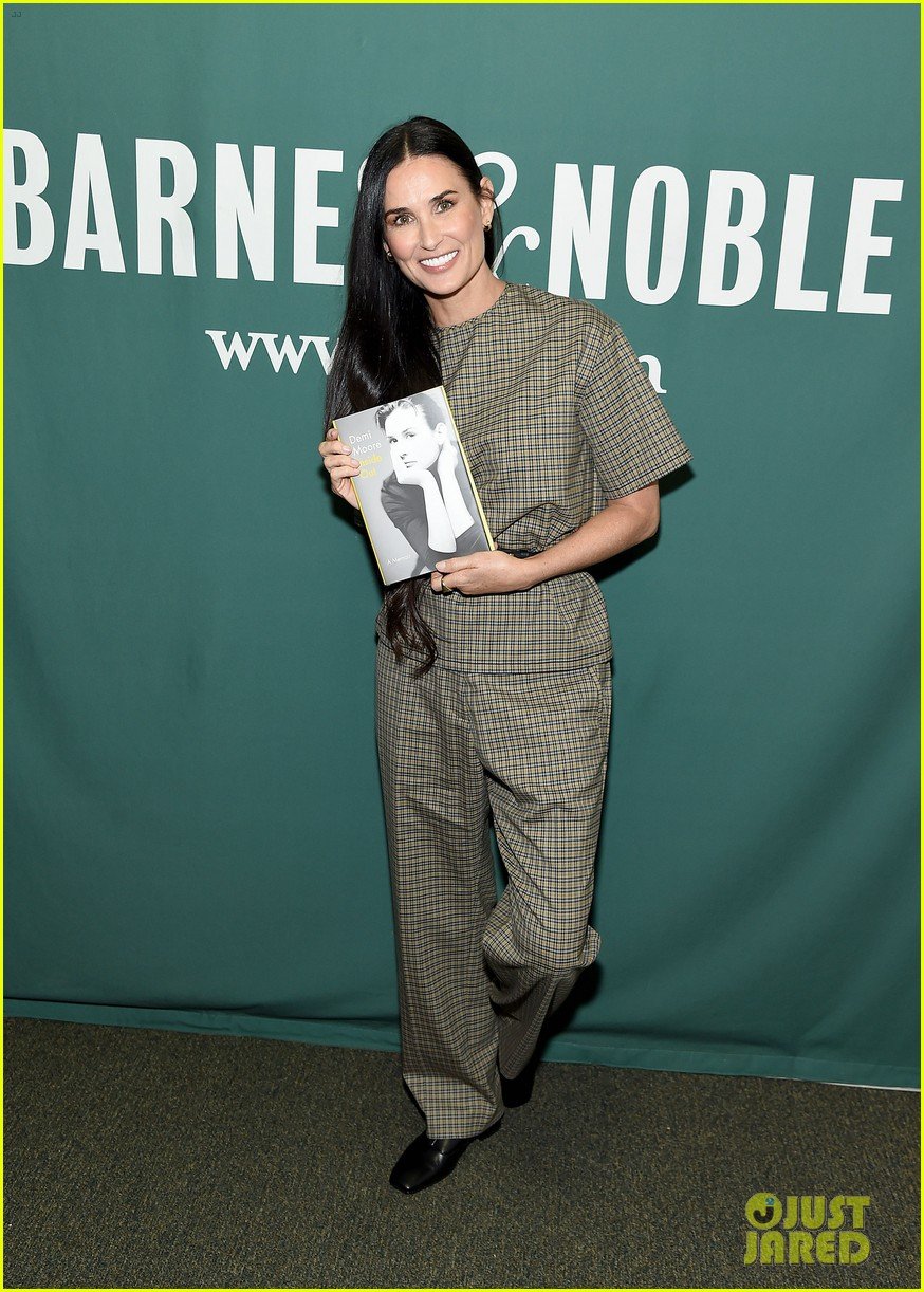 Demi Moore Tells Jimmy Fallon Writing Her Memoir Wasn't 'An Easy Thing ...