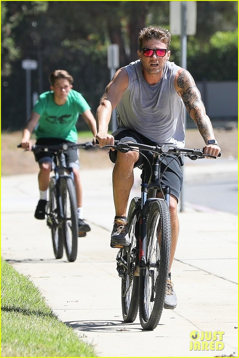 Ryan Phillippe Bares Tattooed Muscles on Bike Ride with Son Deacon!: Photo 4357099 | Celebrity ...