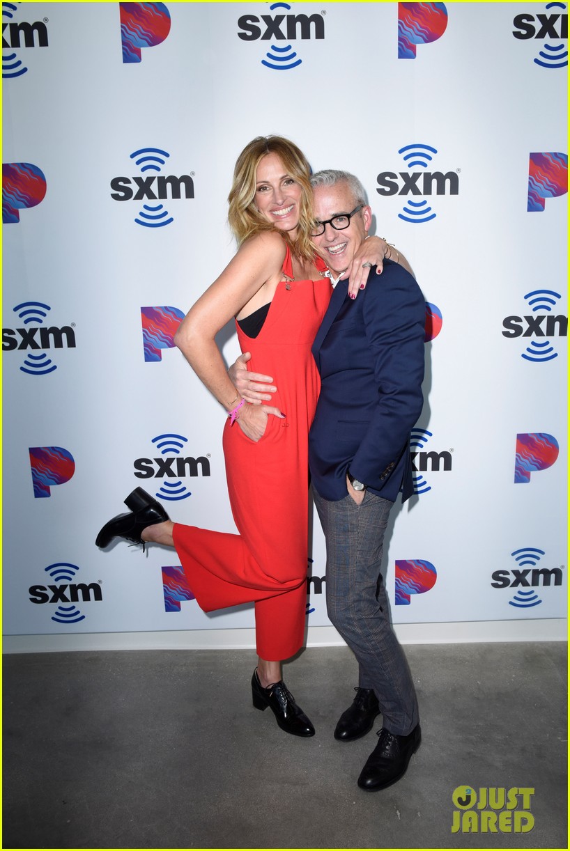Julia Roberts Rocks Red Overalls for SiriusXM's 'Jess Cagle Show ...