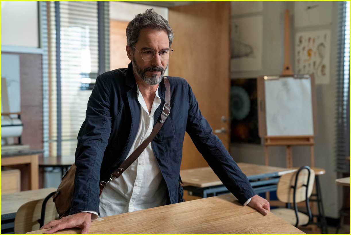 Netflix Debuts 'Atypical' Season 3 Trailer & First Look Images: Photo ...