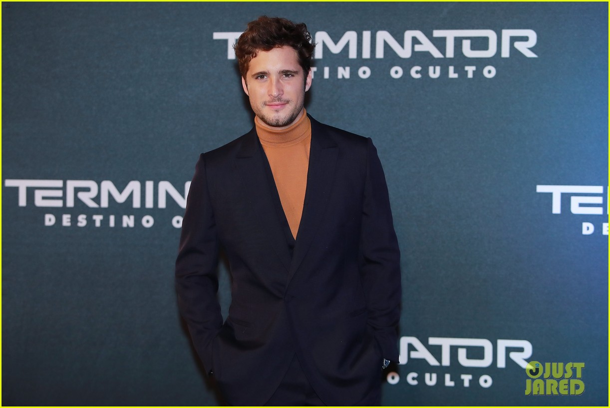 Linda Hamilton & Mackenzie Davis Bring 'Terminator: Dark Fate' To ...