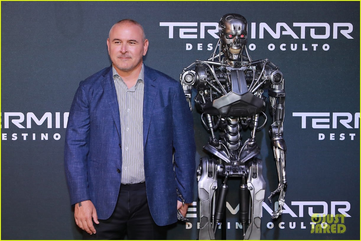 Linda Hamilton & Mackenzie Davis Bring 'Terminator: Dark Fate' To ...