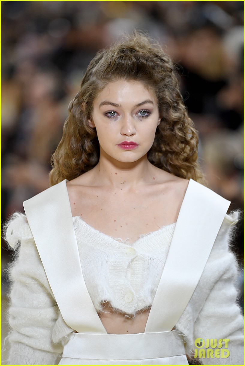 Gigi Hadid Walks In Miu Miu Show After Confronting Runway Crasher in Paris: Photo 4363375 | Kaia ...