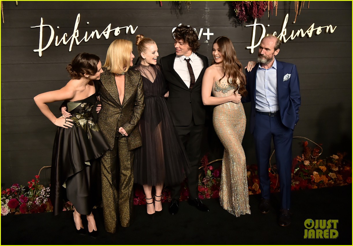 Hailee Steinfeld Shimmers in Sheer Dress at 'Dickinson' Premiere: Photo ...