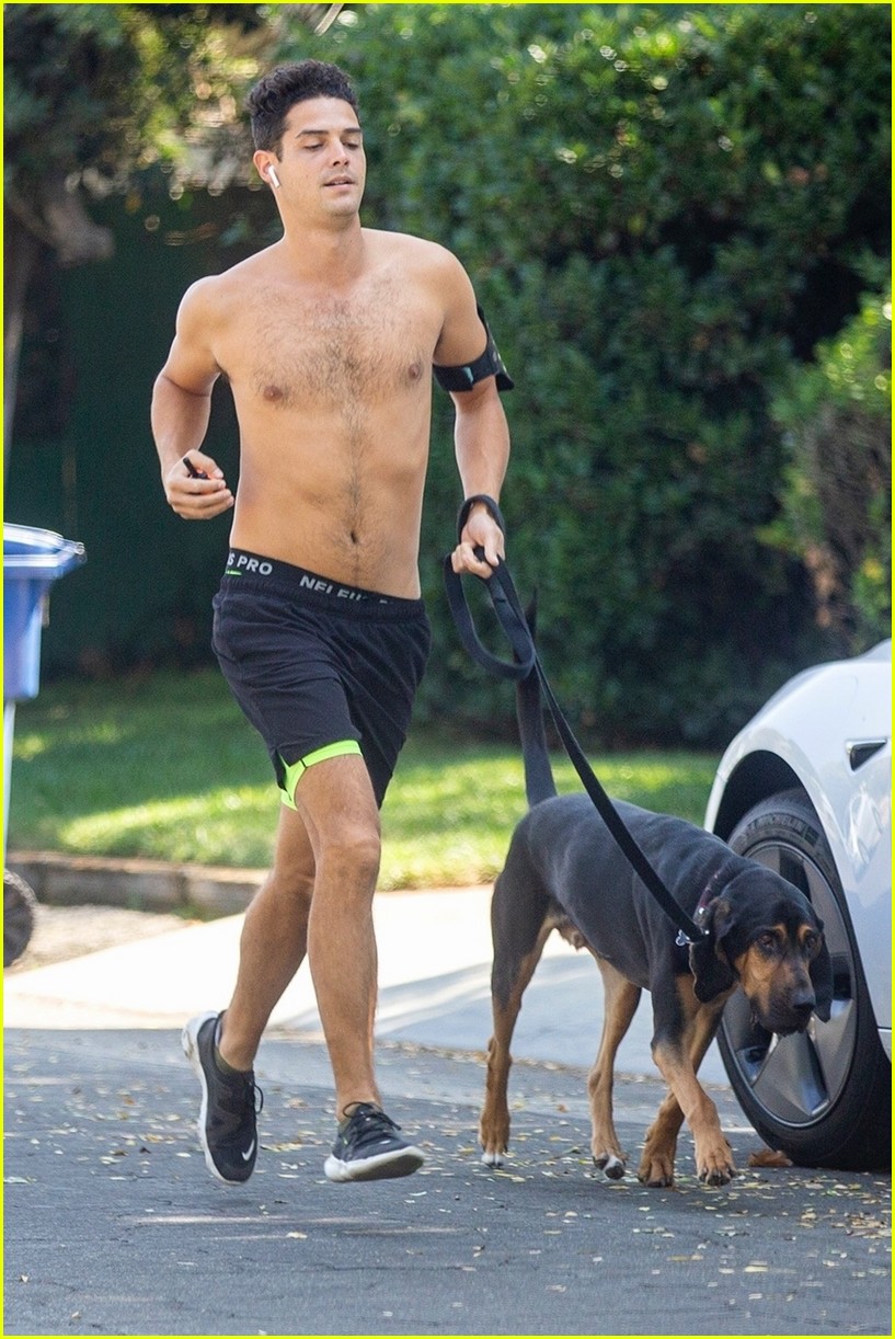 Wells Adams Enjoys a Shirtless Jog With His Dog in LA: Photo 4368696 ...