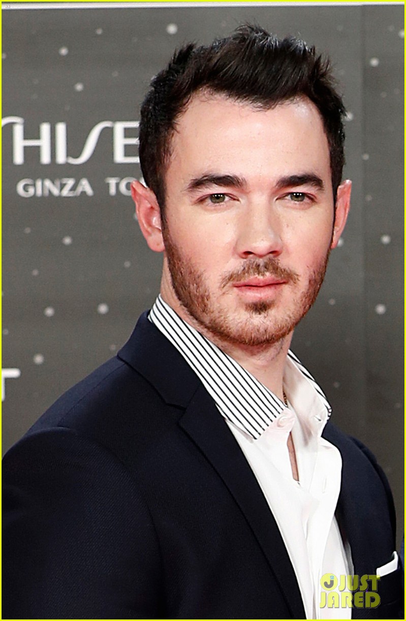 Jonas Brothers Take Home International Artist of the Year Award at ...