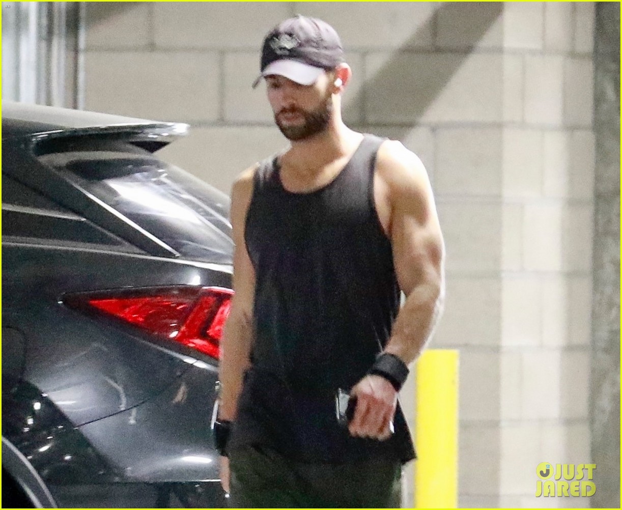 Photo: chace crawford buff biceps at gym 04 | Photo 4382067 | Just ...