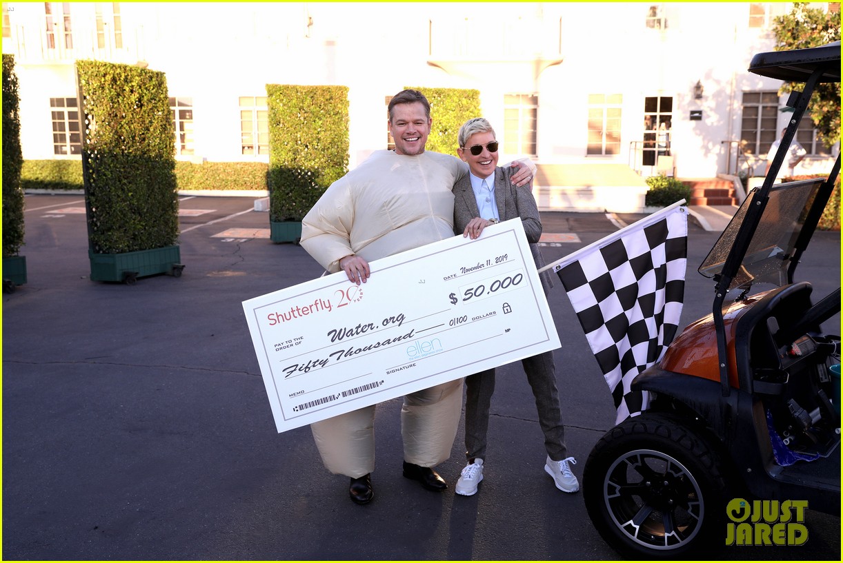 Matt Damon Takes On Hilarious Golf Cart Obstacle Course in Sumo Suit on ...