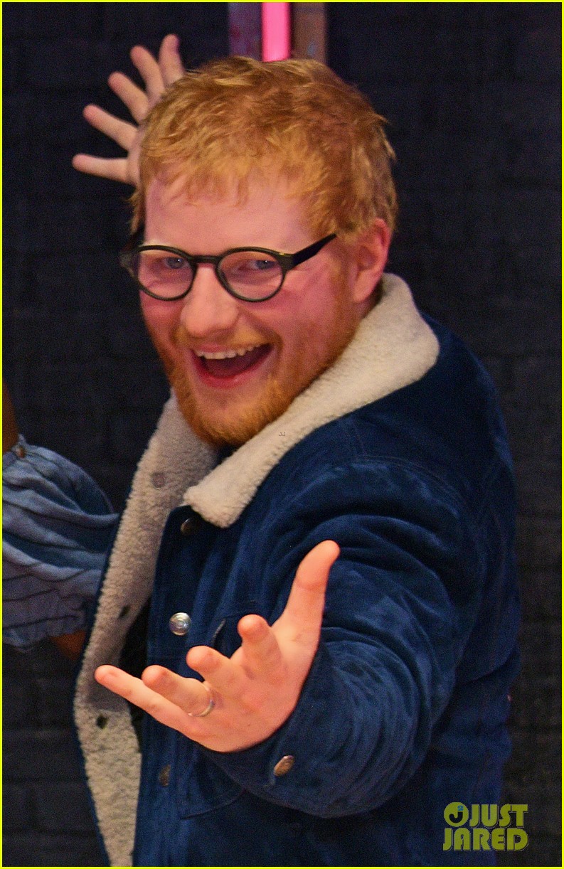 Ed Sheeran Shows Off Short Hair at '& Juliet' Press Night: Photo ...