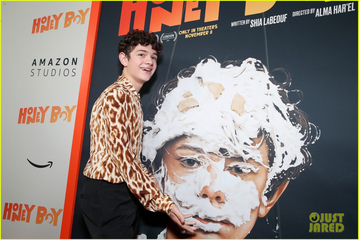 Shia LaBeouf Wears an Over-Sized Blue Suit at 'Honey Boy' Premiere with Noah Jupe: Photo 4382958 ...