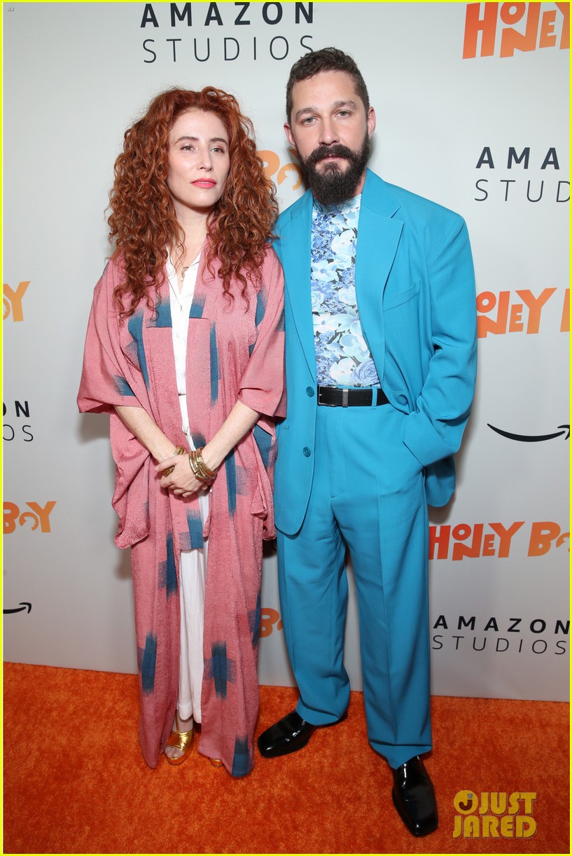 Shia LaBeouf Wears an Over-Sized Blue Suit at 'Honey Boy' Premiere with Noah Jupe: Photo 4382971 ...