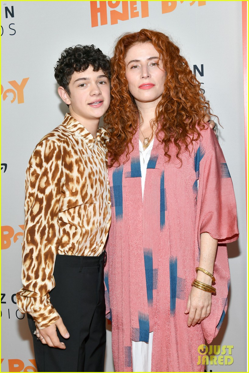 Shia LaBeouf Wears an Over-Sized Blue Suit at 'Honey Boy' Premiere with Noah Jupe: Photo 4382974 ...