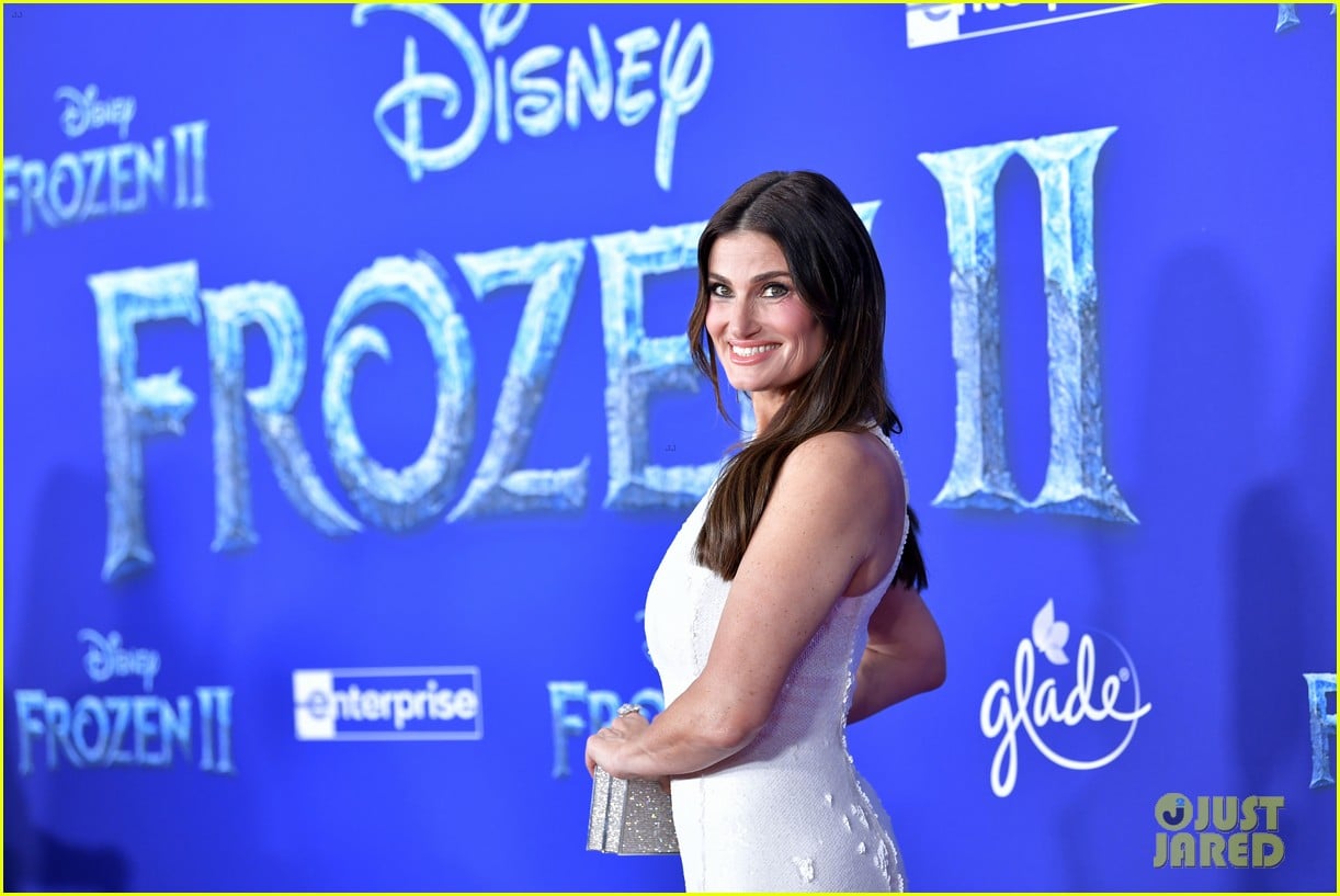 Idina Menzel & Husband Aaron Lohr Make Rare Red Carpet Appearance at ...