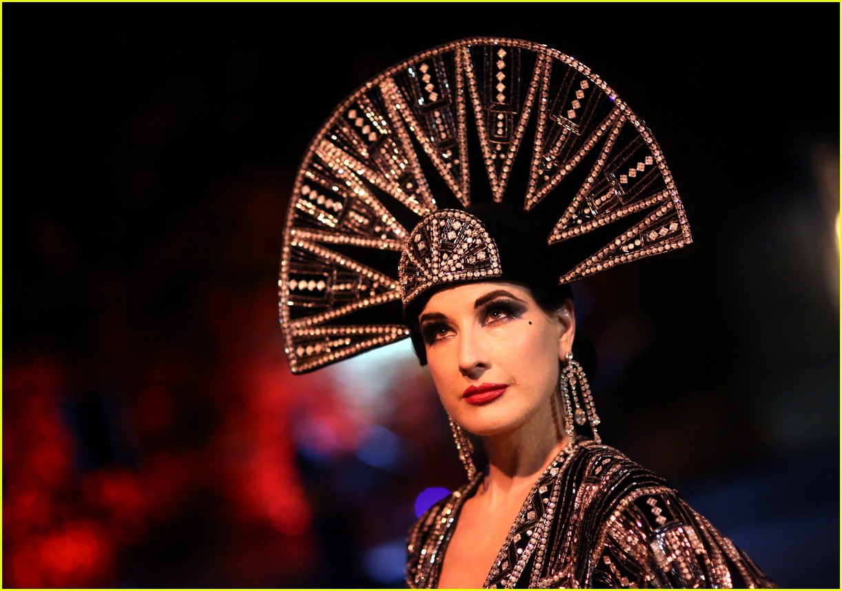 Olivia Munn & Boyfriend Tucker Roberts Attend Bea Akerlund & Miranda ...