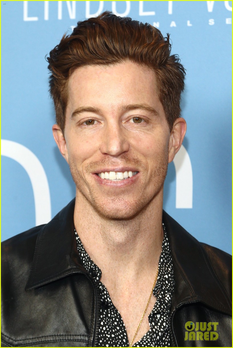 Dwayne Johnson Supports Lindsey Vonn at 'The Final Season' Premiere ...