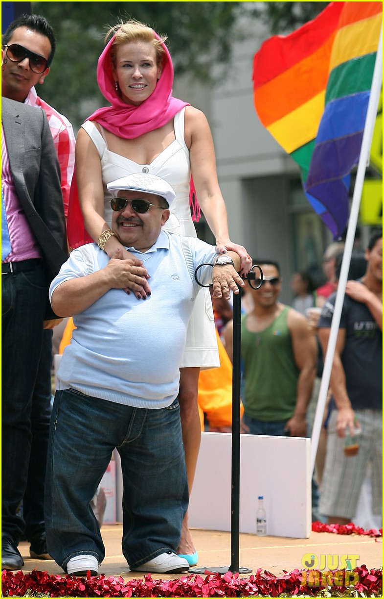 Chuy Bravo Dead - Chelsea Handler's 'Chelsea Lately' Sidekick Dies at ...