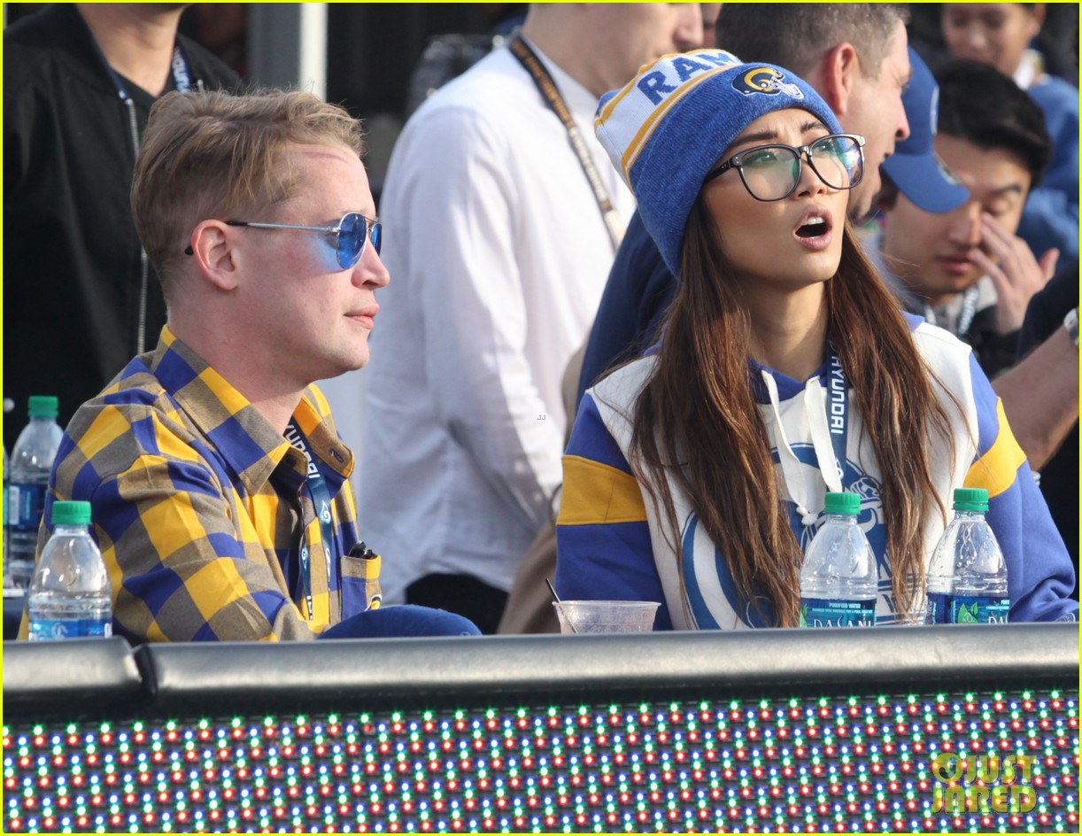 Macaulay Culkin & Brenda Song Couple Up for Rams Game!: Photo 4407261 ...