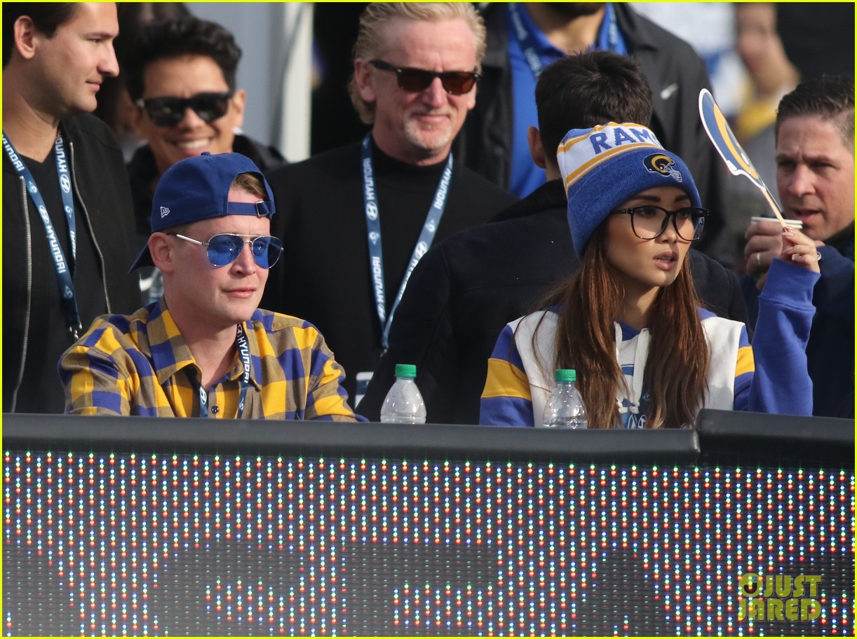 Macaulay Culkin & Brenda Song Couple Up for Rams Game!: Photo 4407263 ...