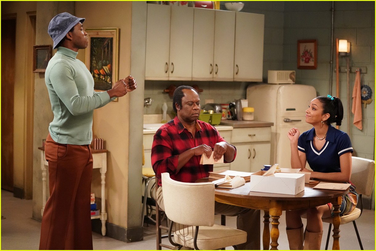 Watch Patti LaBelle & Anthony Anderson Sing the 'Good Times' Theme Song ...