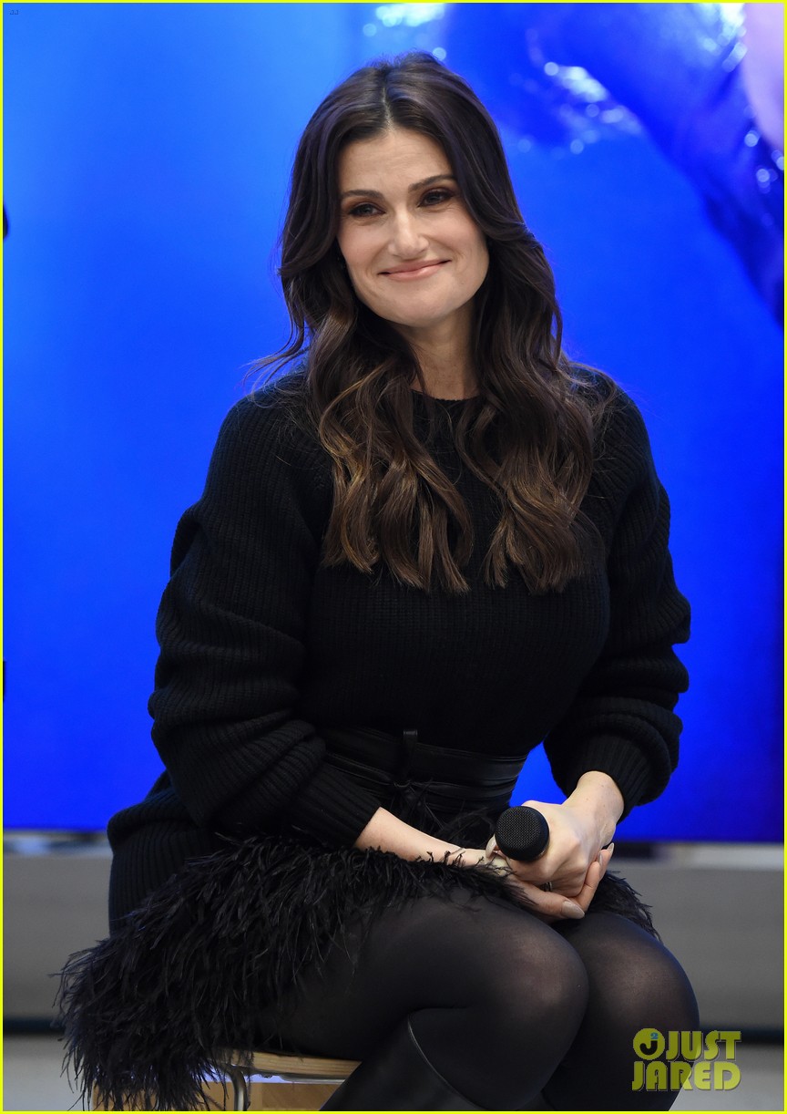 Idina Menzel Opens Up About Working With Ariana Grande on 'A Hand For ...
