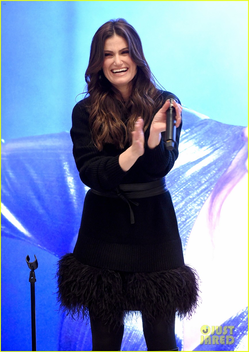 Idina Menzel Opens Up About Working With Ariana Grande on 'A Hand For ...