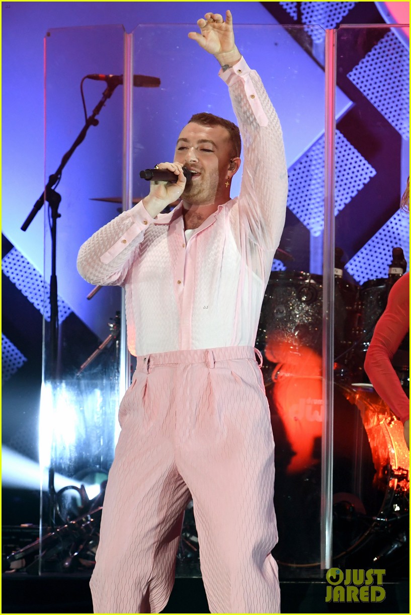 Lizzo & Sam Smith Get Festive at L.A.'s Jingle Ball Concert!: Photo ...