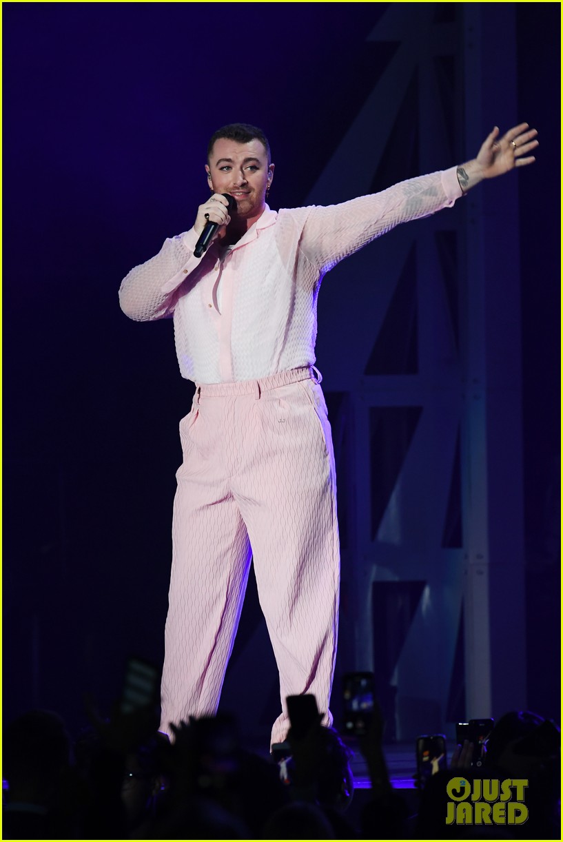 Lizzo & Sam Smith Get Festive at L.A.'s Jingle Ball Concert!: Photo ...