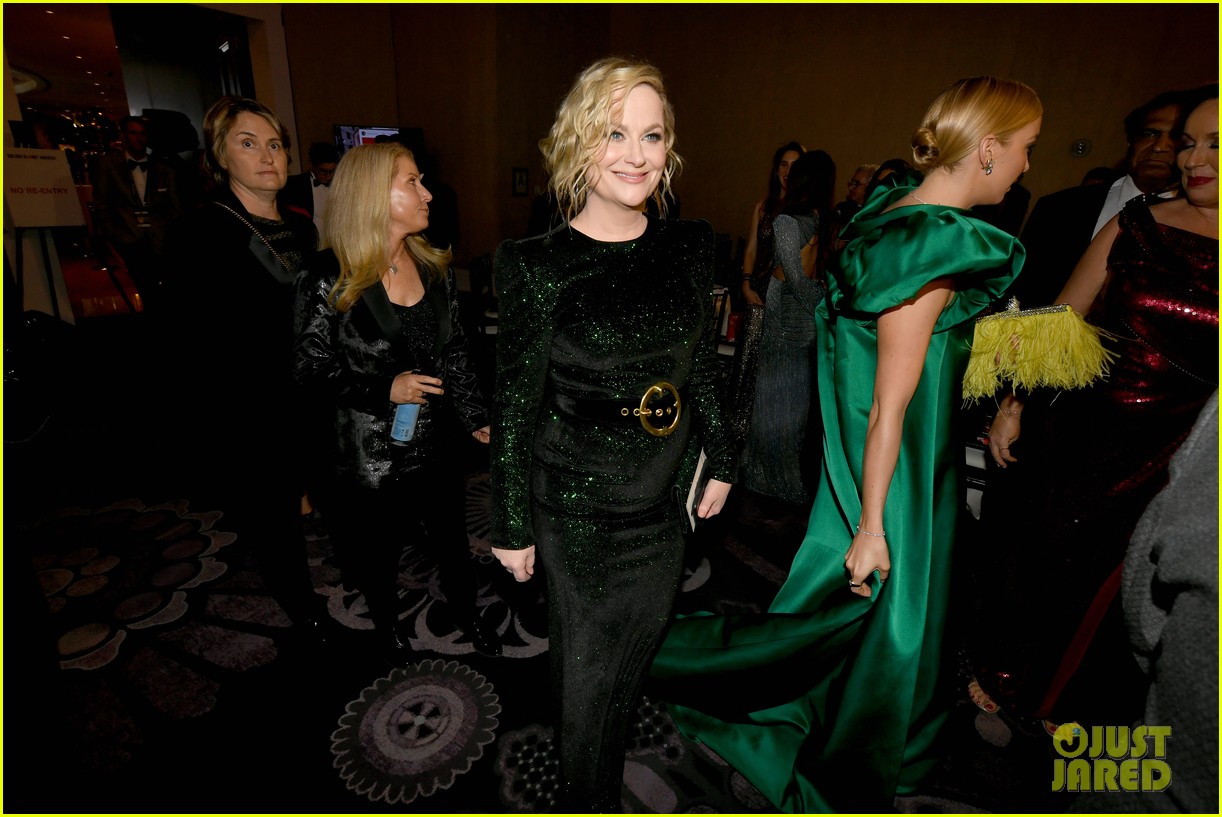 Christina Applegate, Paul Rudd, & Amy Poehler Enjoy Night Out at Golden ...