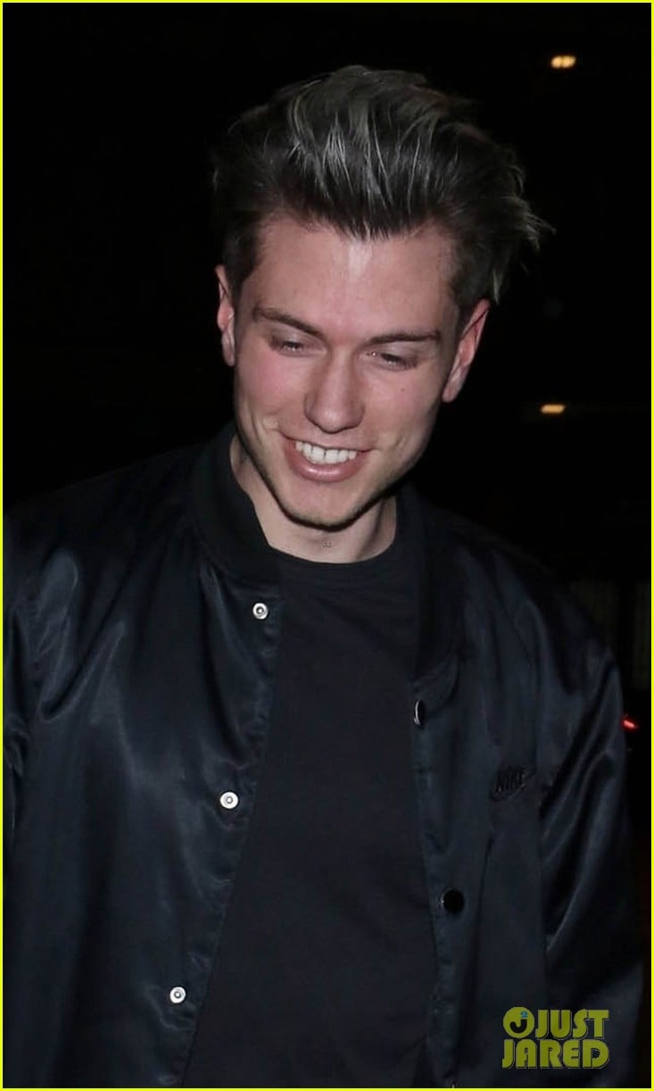 Bella Thorne Stars In Ava Caceres' 'Be Somebody's' Music Video!: Photo ...