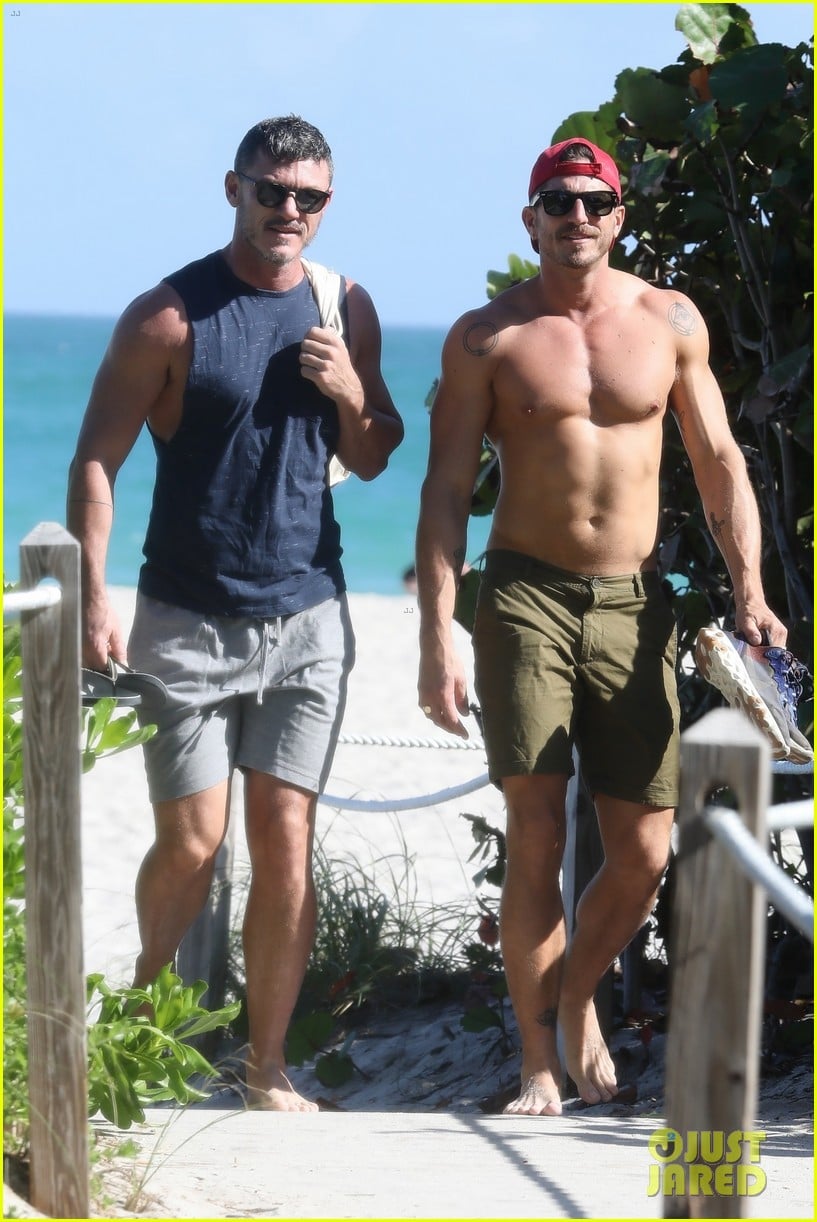 Luke Evans Hits the Beach with Rumored Boyfriend Rafael Olarra: Photo ...