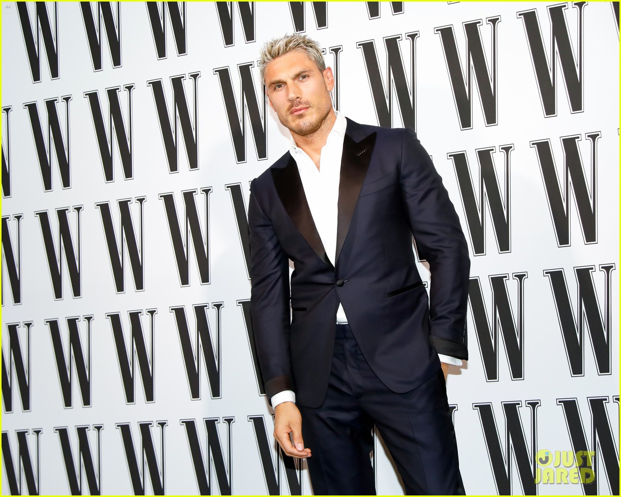 Charlie Hunnam, Cynthia Erivo, Awkwafina, & More Attend W Magazine's ...