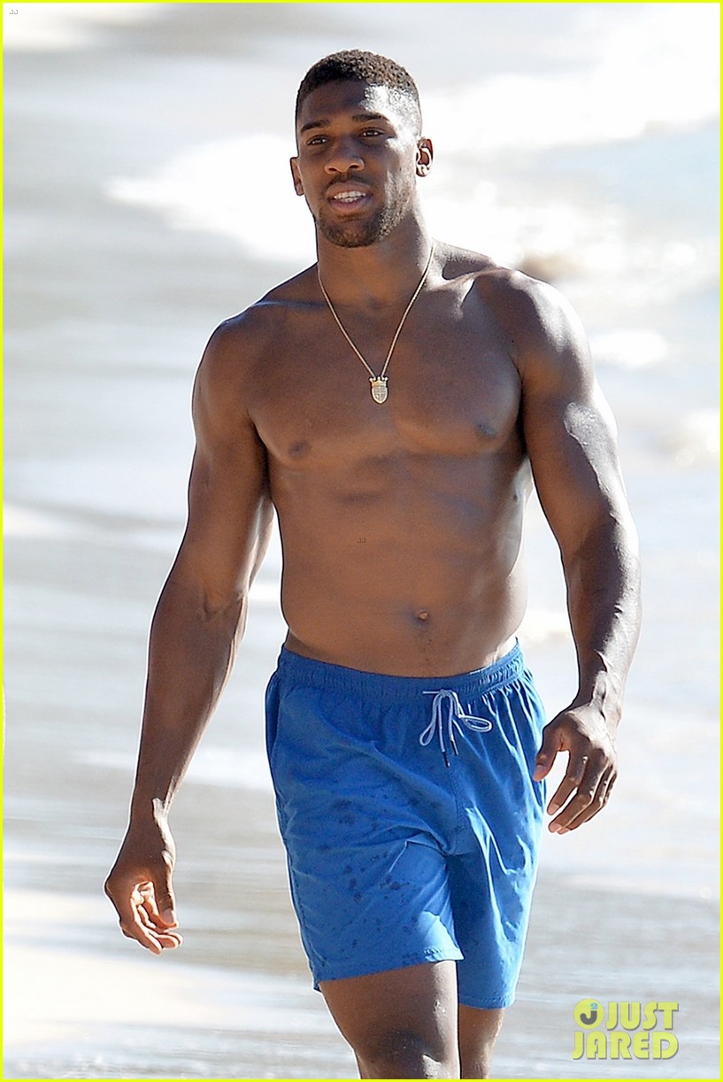 Boxer Anthony Joshua Continues Soak Up the Sun Shirtless on Vacation in ...