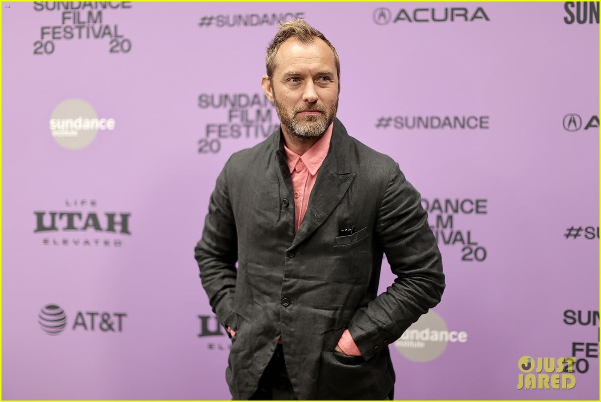 Jude Law Is Growing Out His Beard To Play Dumbledore Again for Third ...