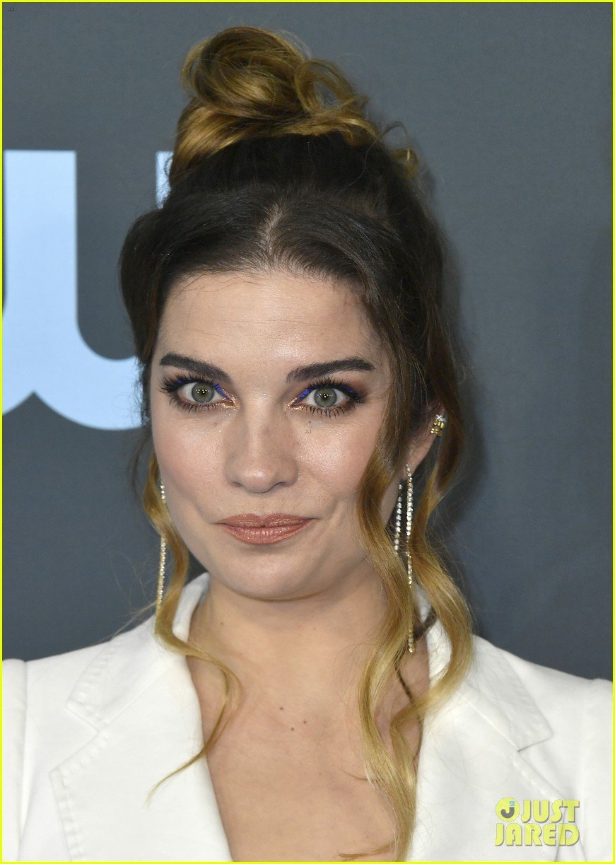 'Schitt's Creek' Stars Dan Levy, Sarah Levy, Catherine O'Hara & More ...