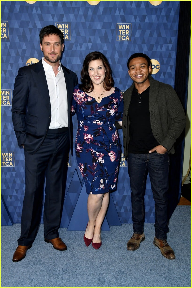 Emergence's Allison Tolman Responds to Troll Who Shamed Her Appearance ...