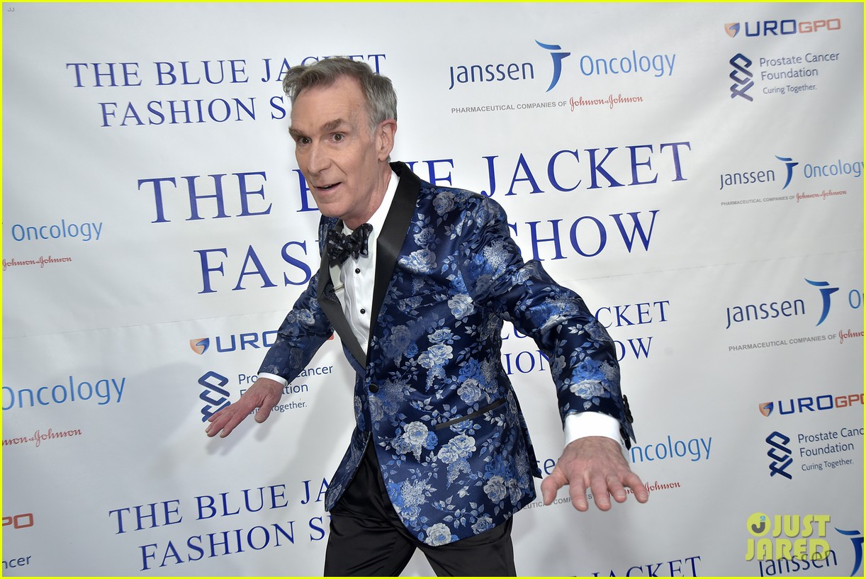 Bill Nye Goes Viral for Dancing to Lizzo on NYFW Runway!: Photo 4433294 ...
