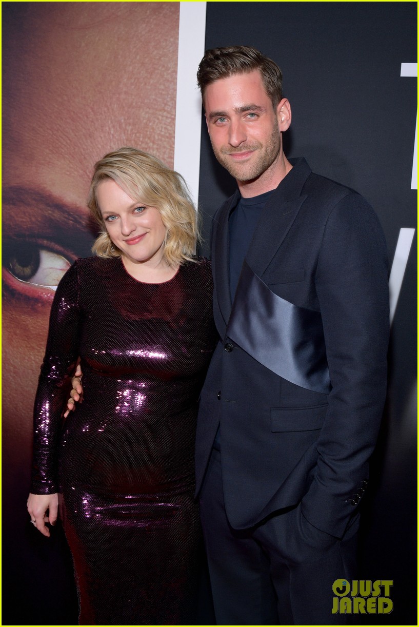 Elisabeth Moss Stuns In Pink For 'The Invisible Man' Premiere in ...