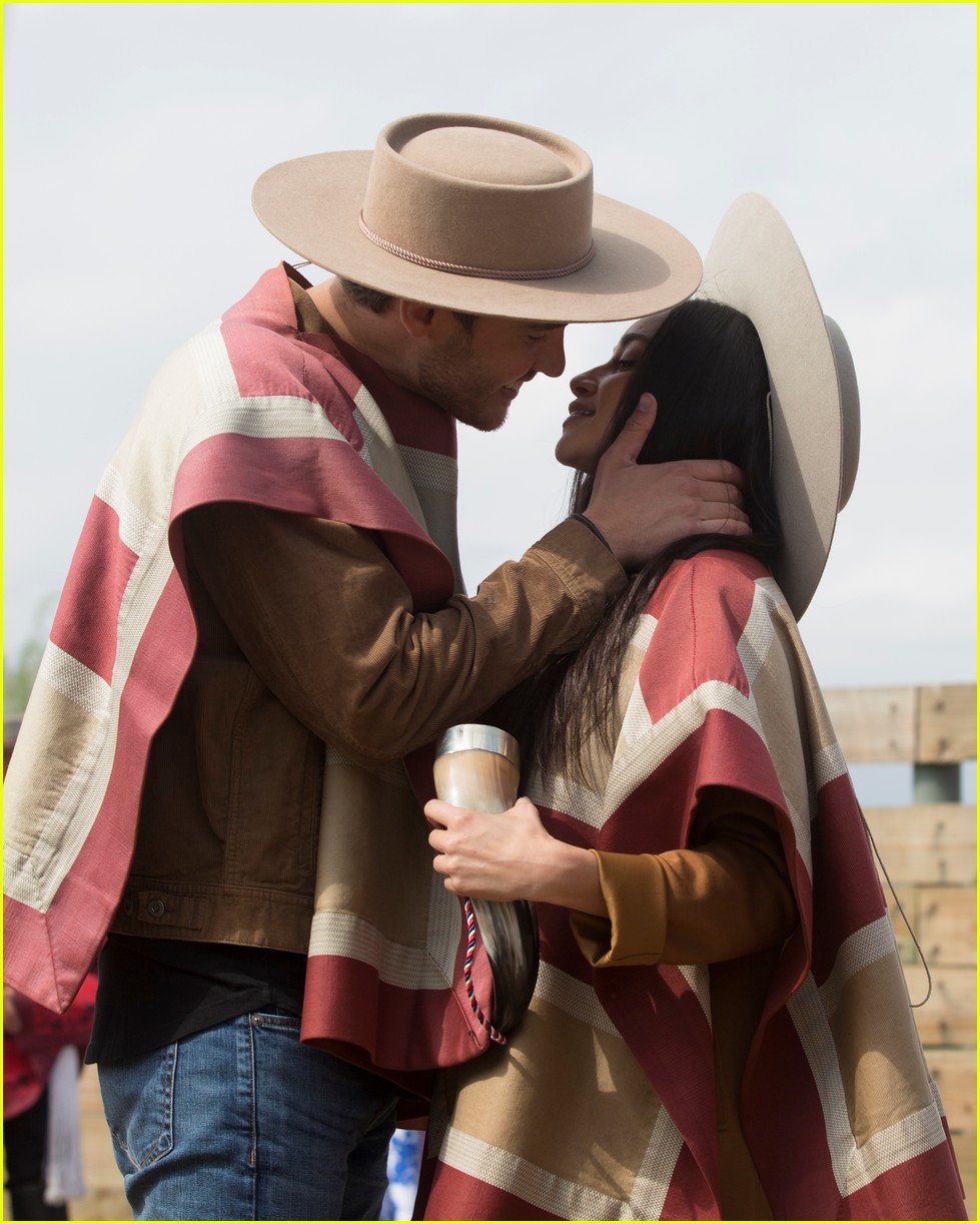 Peter Weber's Ex Merissa Pence Warns Him About Victoria Fuller on 'The ...