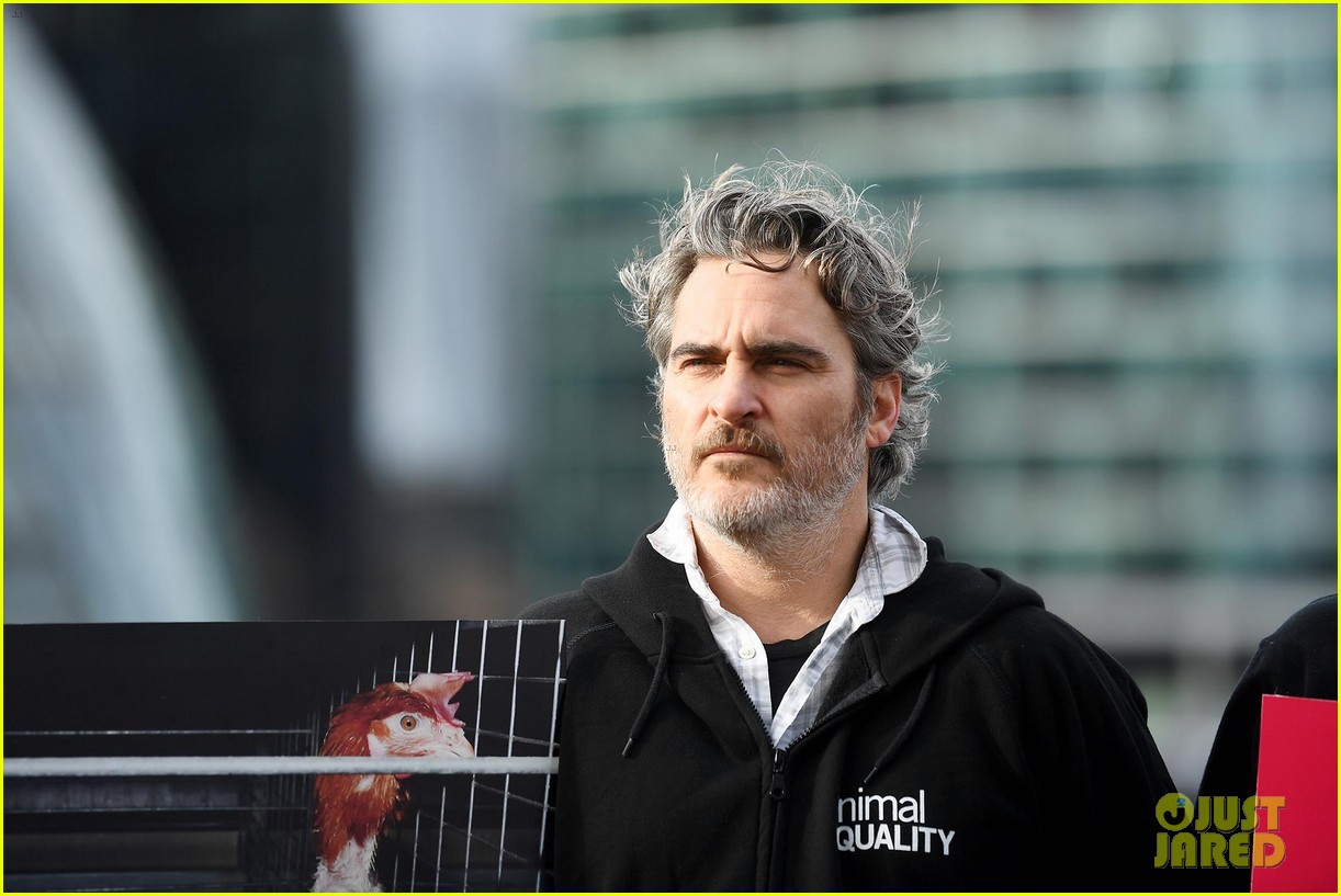 Joaquin Phoenix Urges People To 'Go Vegan' Ahead of BAFTAs 2020 Win ...
