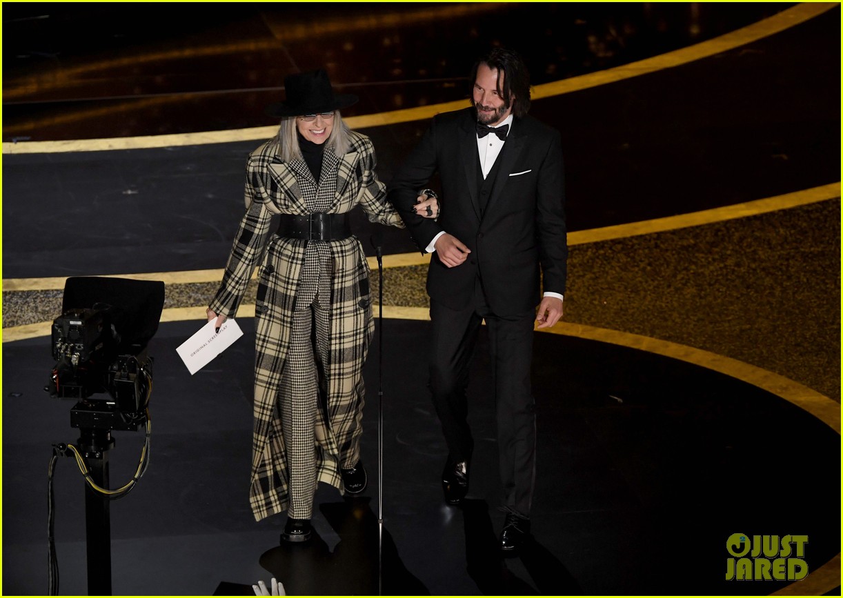 Keanu Reeves & Diane Keaton Have 'Something's Gotta Give' Reunion at ...