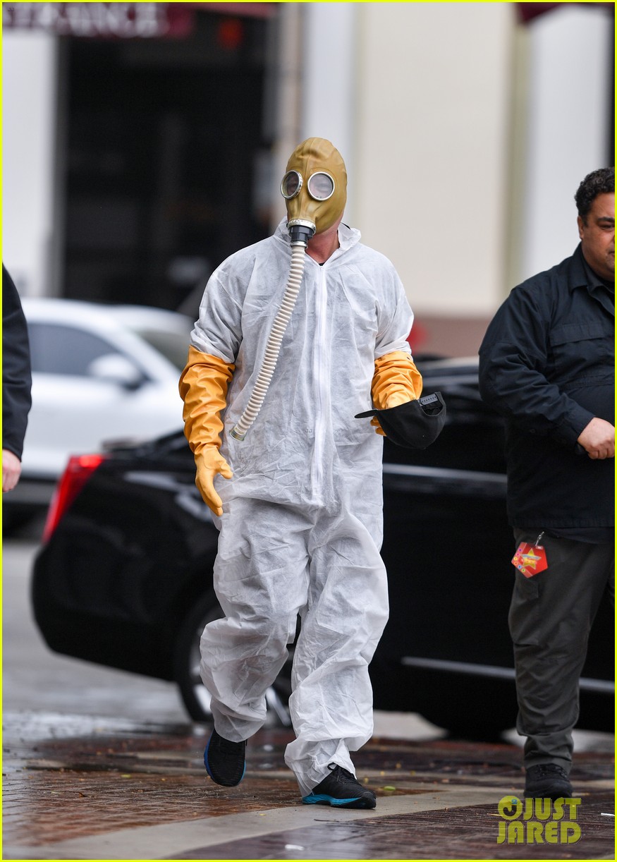 Howie Mandel Wears Hazmat Suit & Gas Mask to 'AGT': Photo 4448304 ...