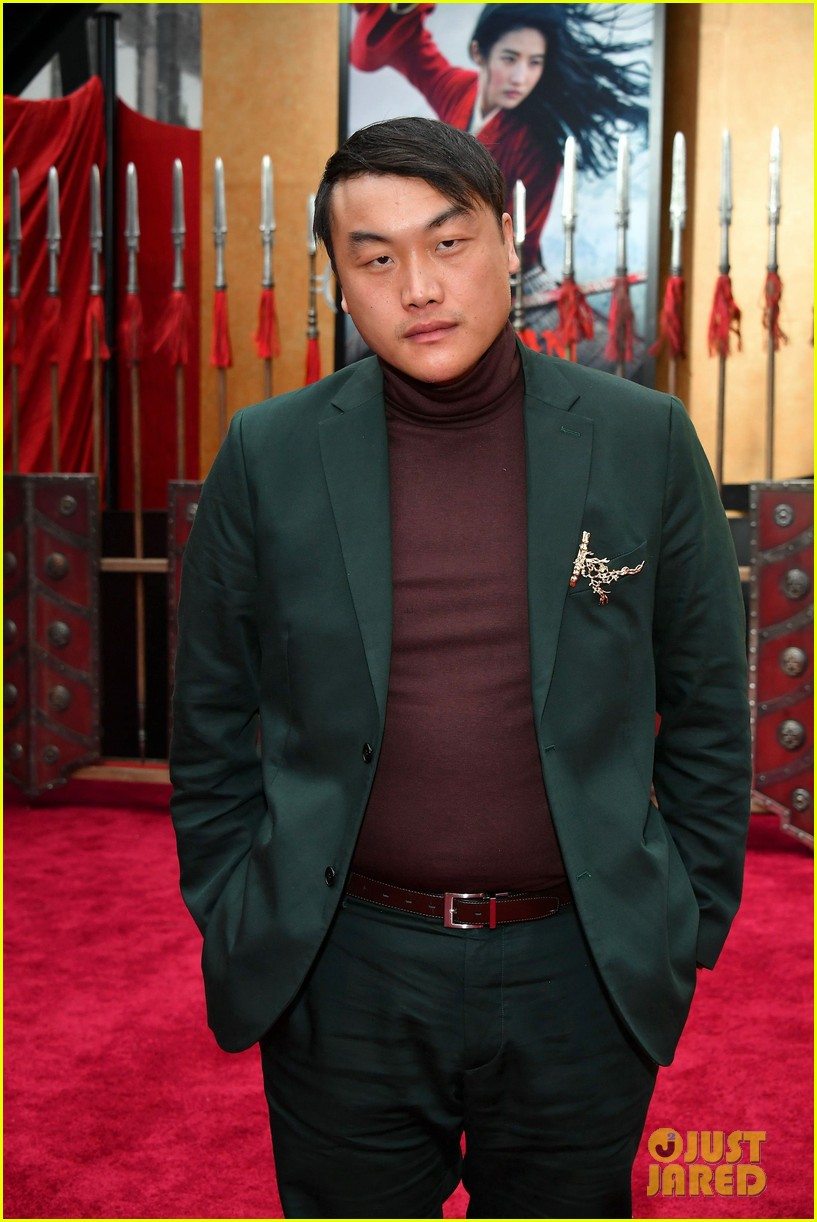 Donnie Yen, Jet Li, & More 'Mulan' Stars Step Out for L.A. Premiere ...