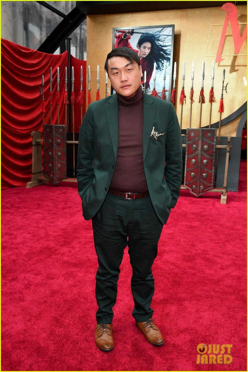 Donnie Yen, Jet Li, & More 'Mulan' Stars Step Out for L.A. Premiere ...