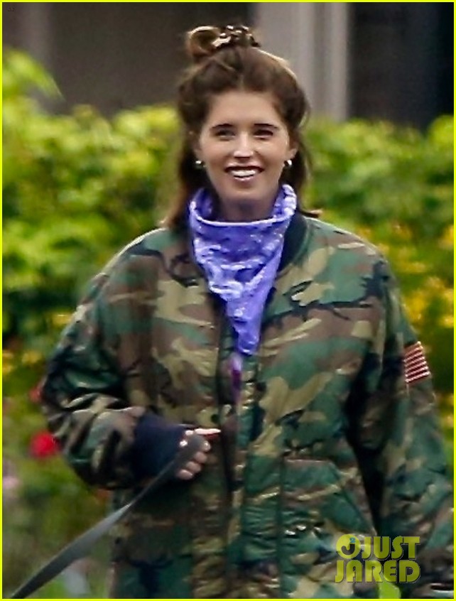 Katherine Schwarzenegger & Family Practice Social-Distancing on Easter ...