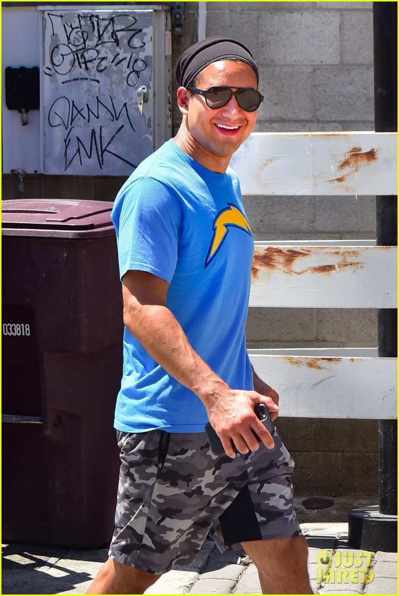 Photo: mario lopez workout april 2020 05 | Photo 4455966 | Just Jared ...