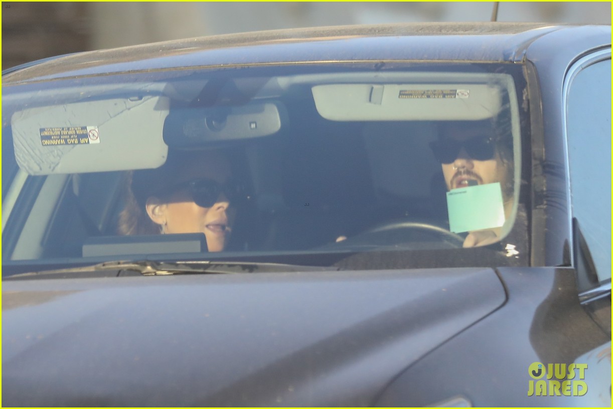 Kate Beckinsale Goes For a Sunset Walk with Boyfriend Goody Grace ...